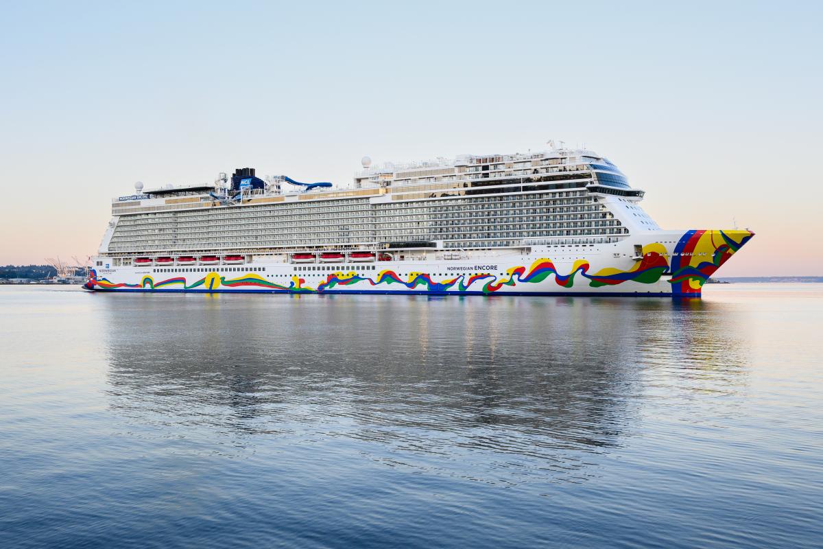 Carnival propulsion problems, cruise passenger falls, balcony room ...