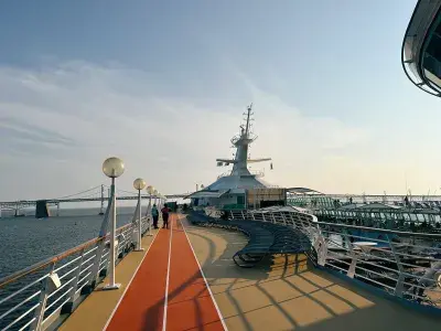 I Sailed on Vision of the Seas; Review + Photos